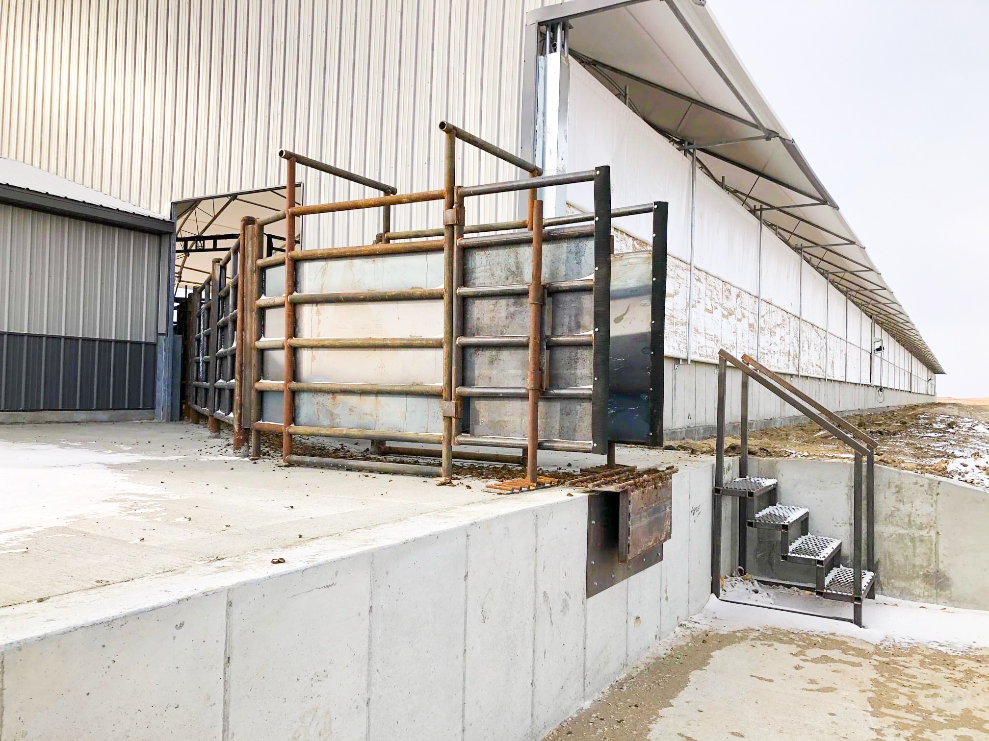 Cattle Confinement Barn Open House - 625 Head, Deep-Pit
